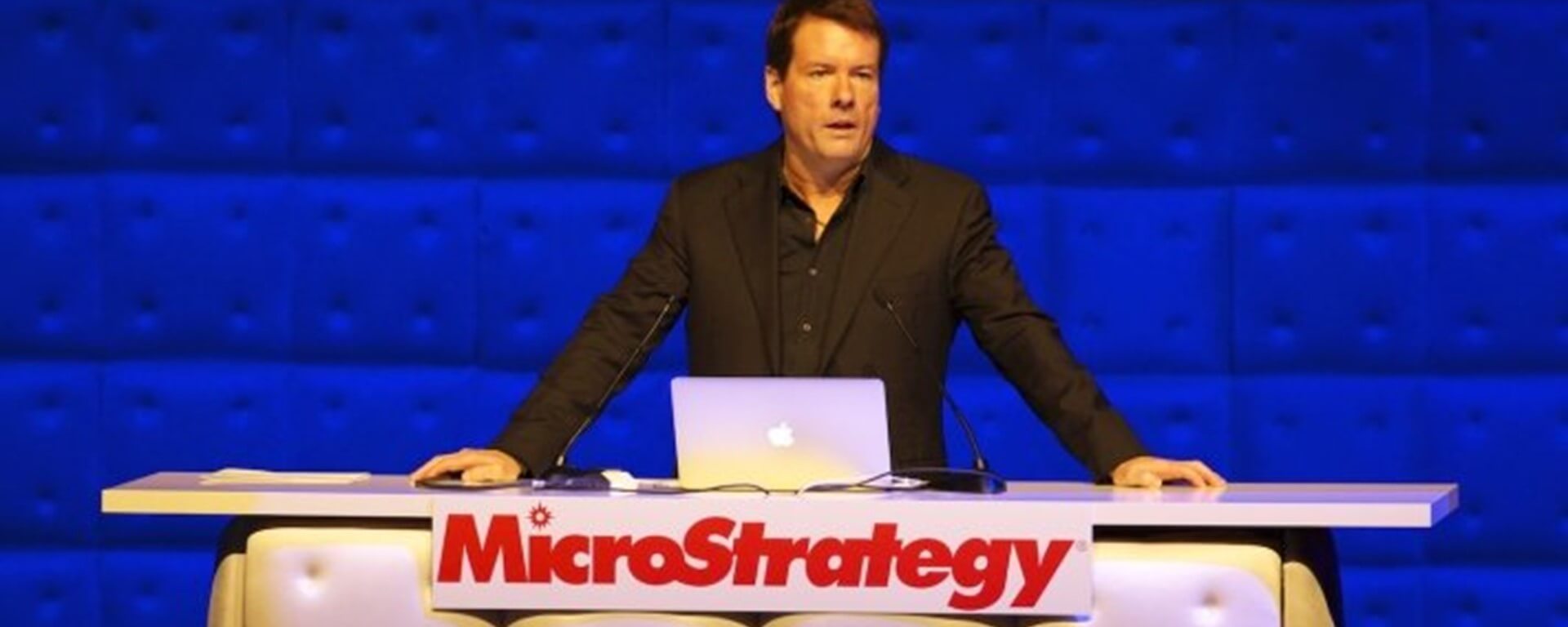 Ações da MicroStrategy subiram 15% depois que Michael Saylor deixou o ...